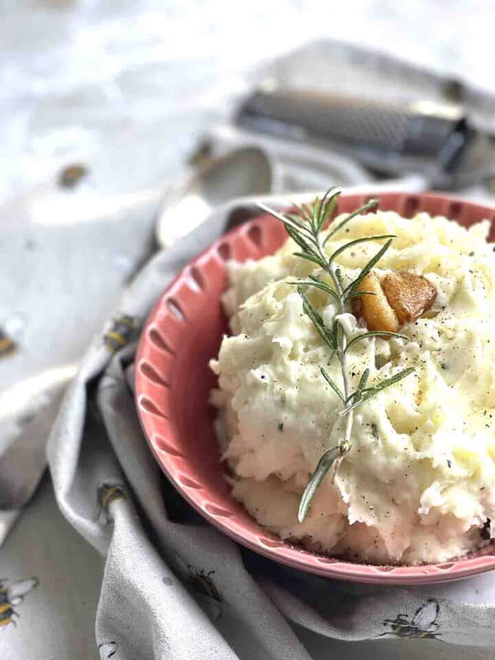 Rosemary Garlic Mashed Potatoes - Great British Recipes